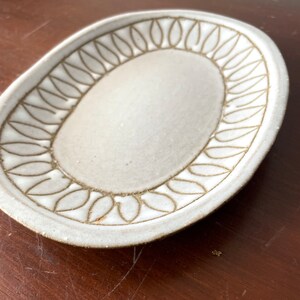 Martz Pottery Small Dish With Beige Glaze and Sgrafitto Design Marshall ...