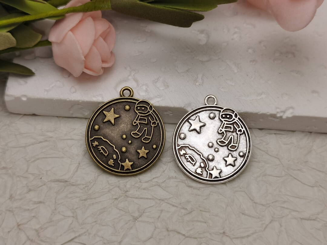 6/20 Piece Metal Astronaut Spaceman Cosmonaut Pendant Necklace Earring ...