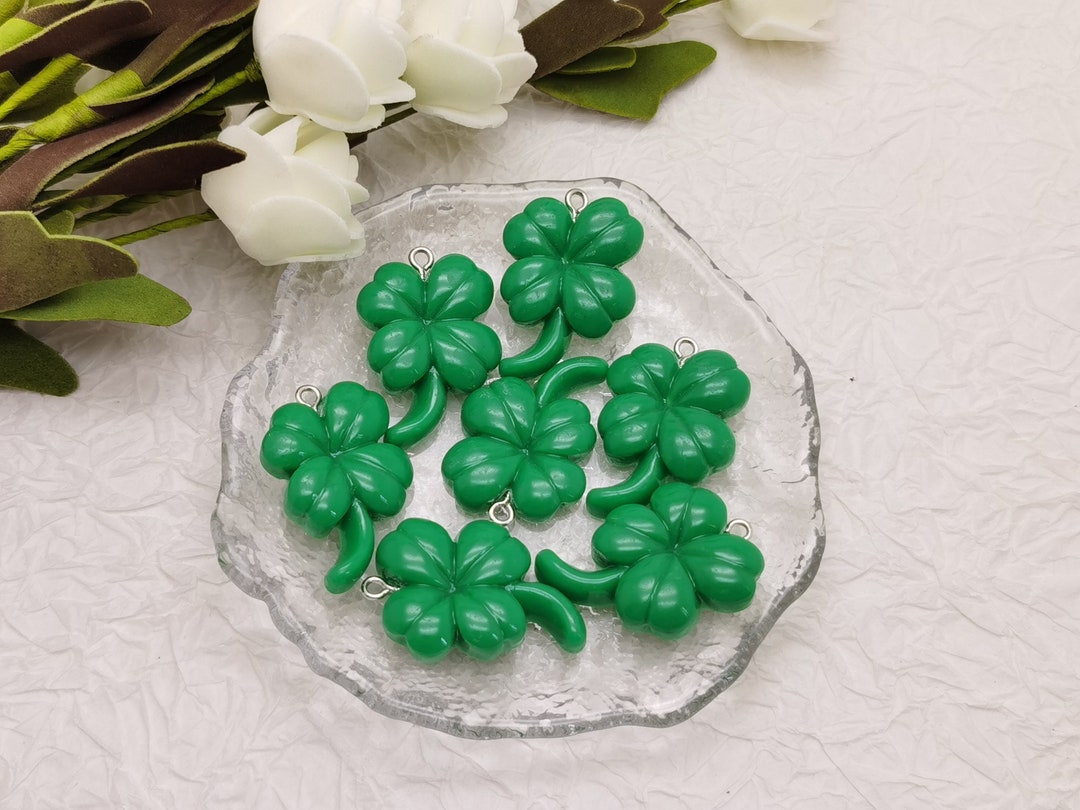 6/20 Pieces Plastic Shamrocks Four Leaf Clover Foliage Pendant Charm ...