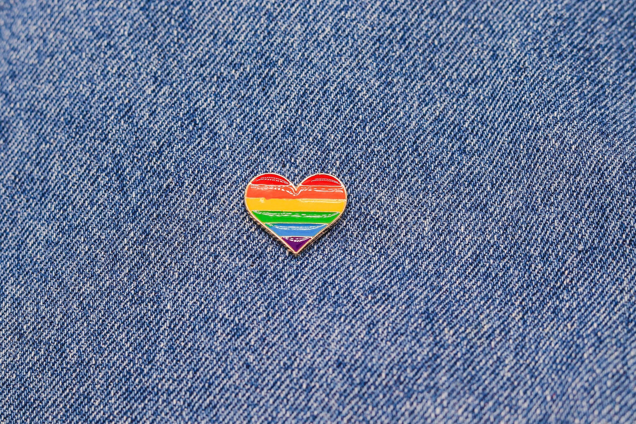 Rainbow Hard Enamel Pins Lapel Pin Badge Christmas Pin Heart Rainbow ...