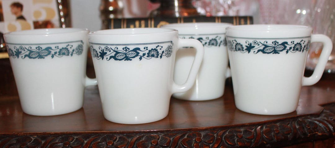 Set of 4 Vintage Pyrex Coffee Mugs in the Old Town Blue Onion Pattern ...