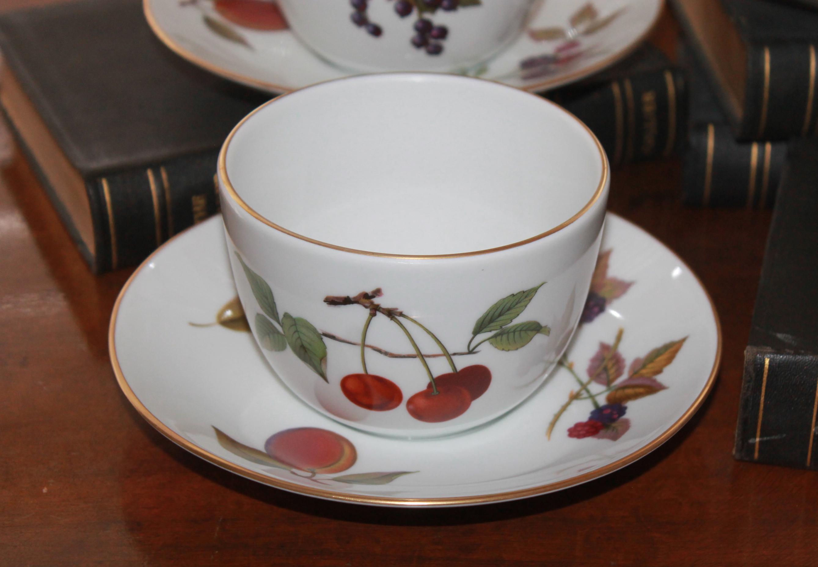 Royal Worchester's Evesham Gold Rimmed Bowls. Rare and Discontinued ...