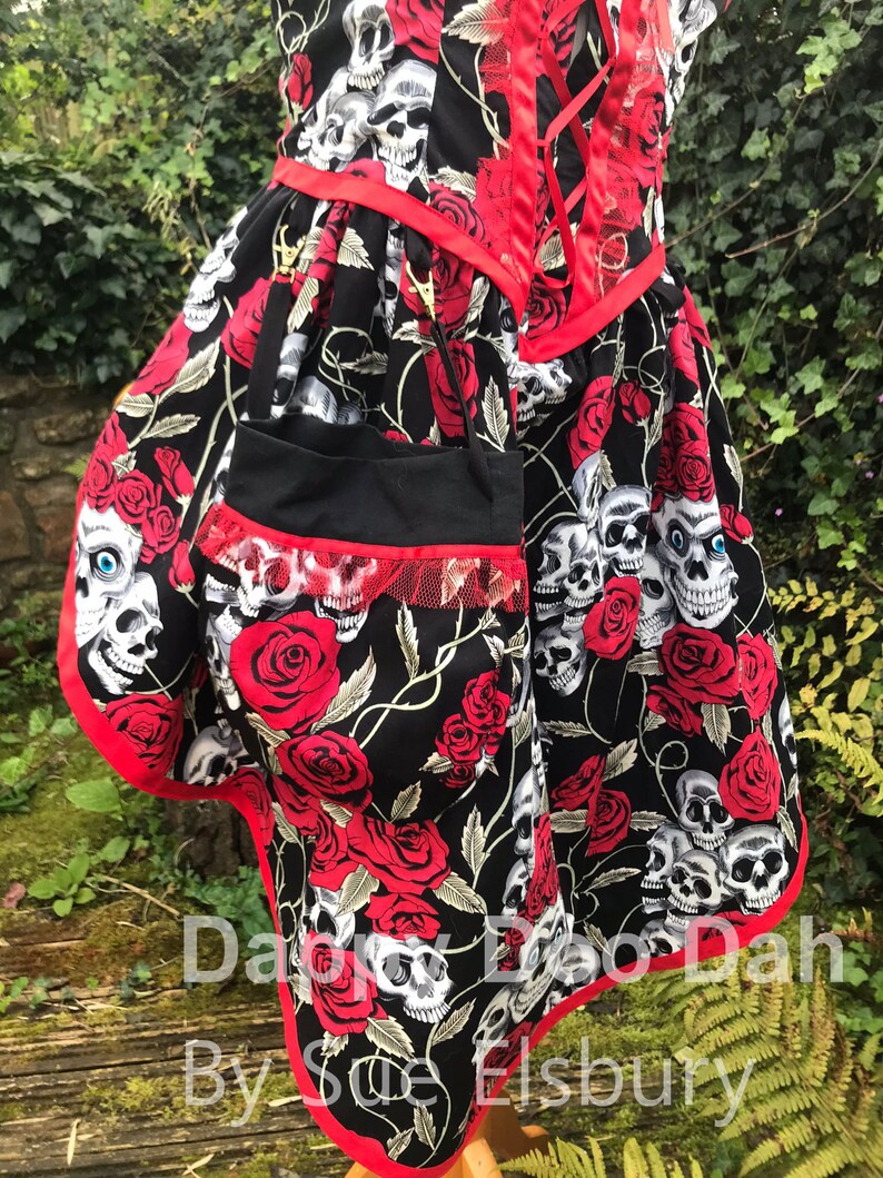 Red Roses Skulls Goth Apron: Corset Lace-up Cotton Pinafore - Etsy