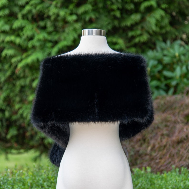 Black Faux Fur Wrap Bridal Shawl Faux Fur Shrug Made of Fox Imitation ...