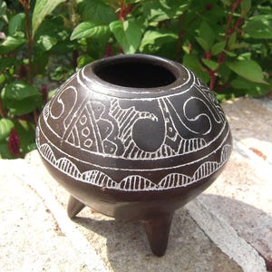 Vintage Chilean Chile Folk Art Pottery Barro Negro Quinchamali Tripod ...