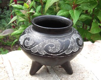 Vintage Chilean Chile Folk Art Pottery Barro Negro Quinchamali Tripod ...