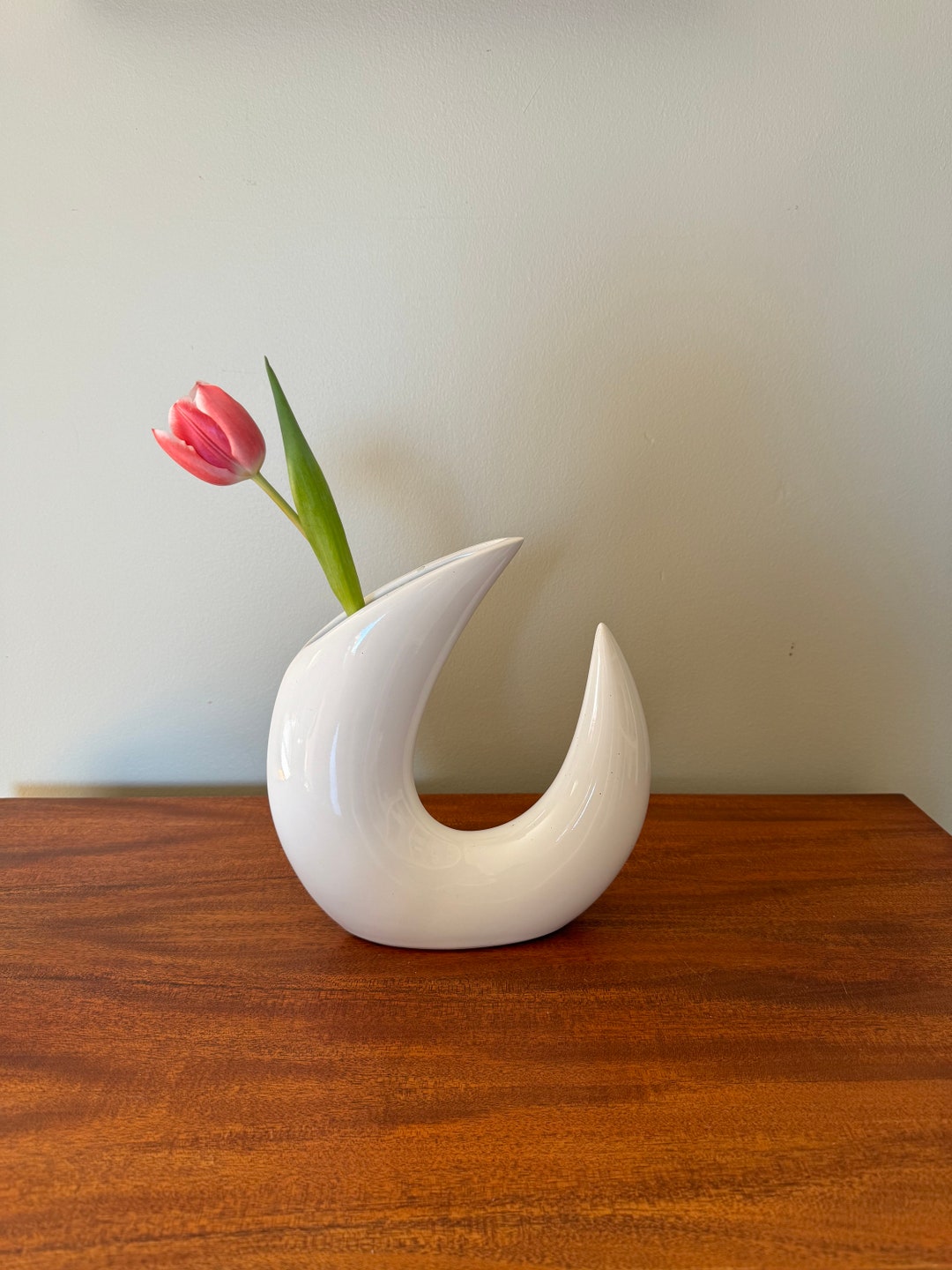 Mid-century Modern White Crescent Moon Sculptural Toyo Ikebana Flower ...