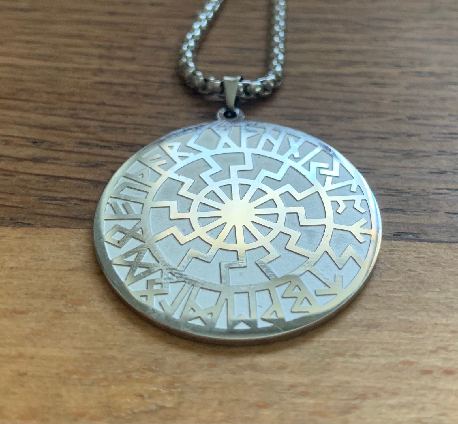 Sonnenrad Zauber Magie Schwarze Sonne Runen Anhänger | Etsy