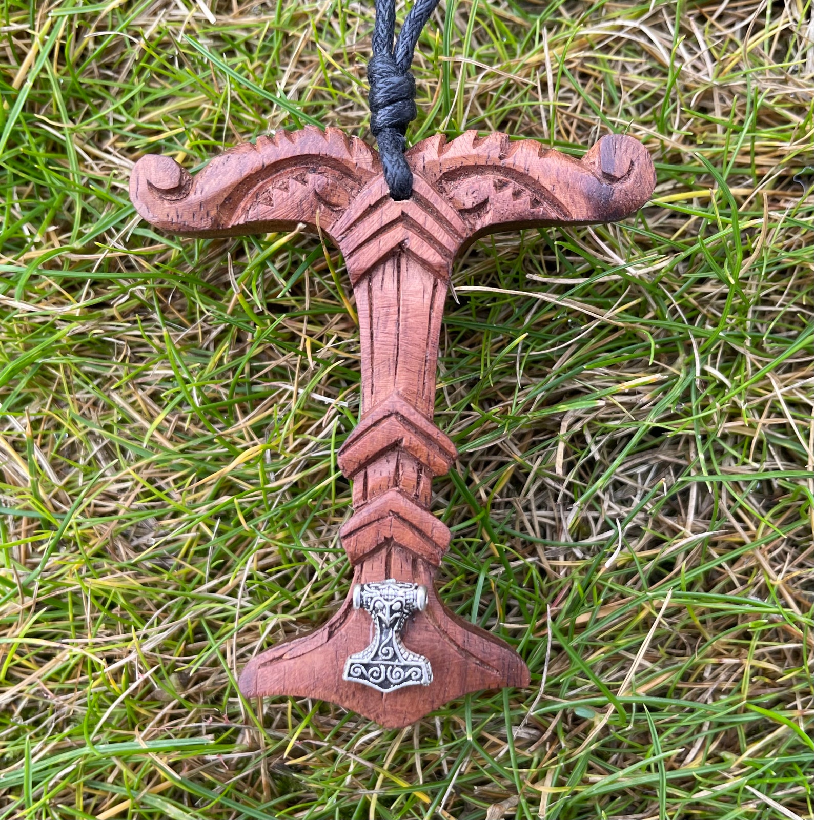 Irminsul Arbre de Vie Yggdrasil Mjölnir Magie Unique | Etsy France