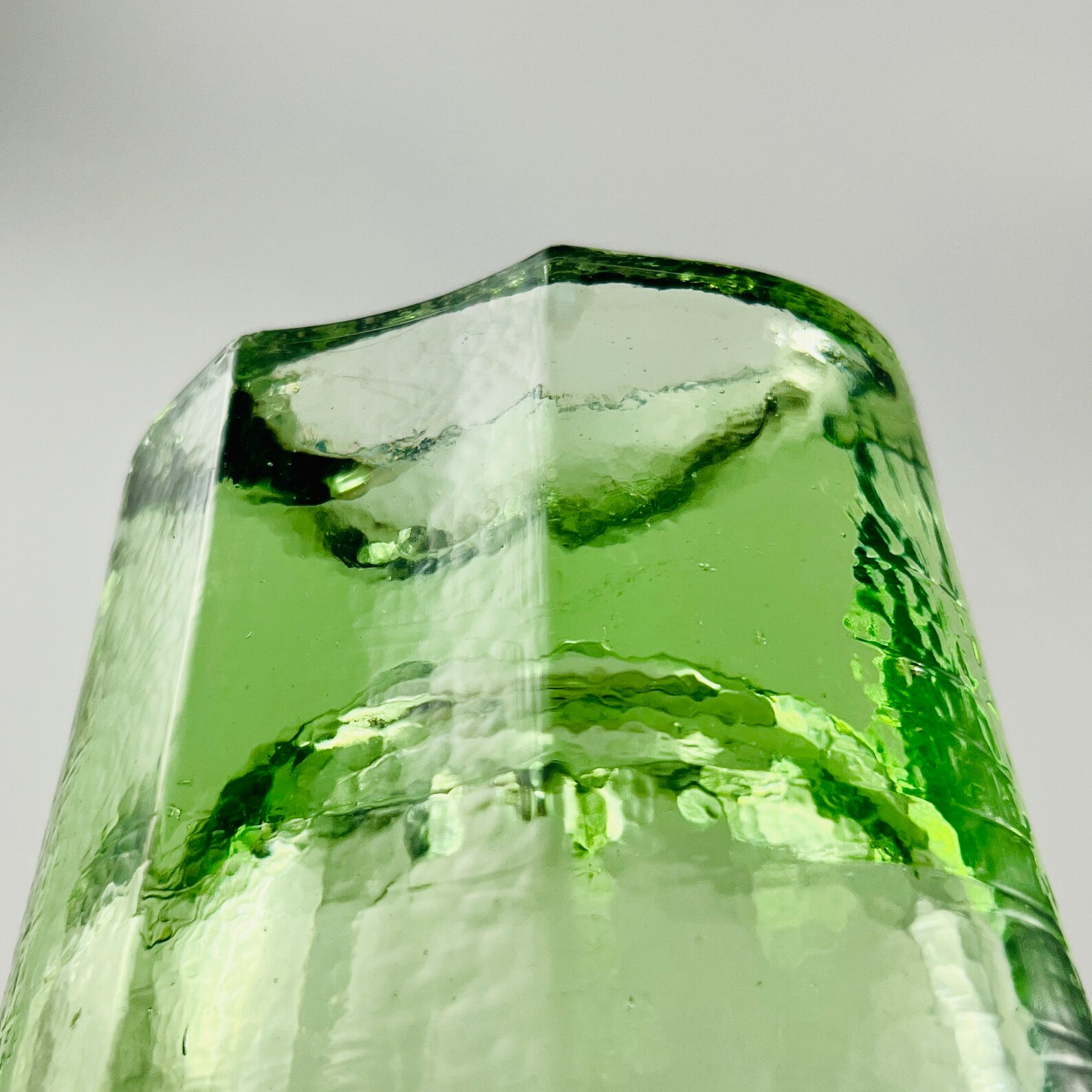 Rare Fire & Light Celery Green Aurora Art Glass Vase UV Glow - Etsy