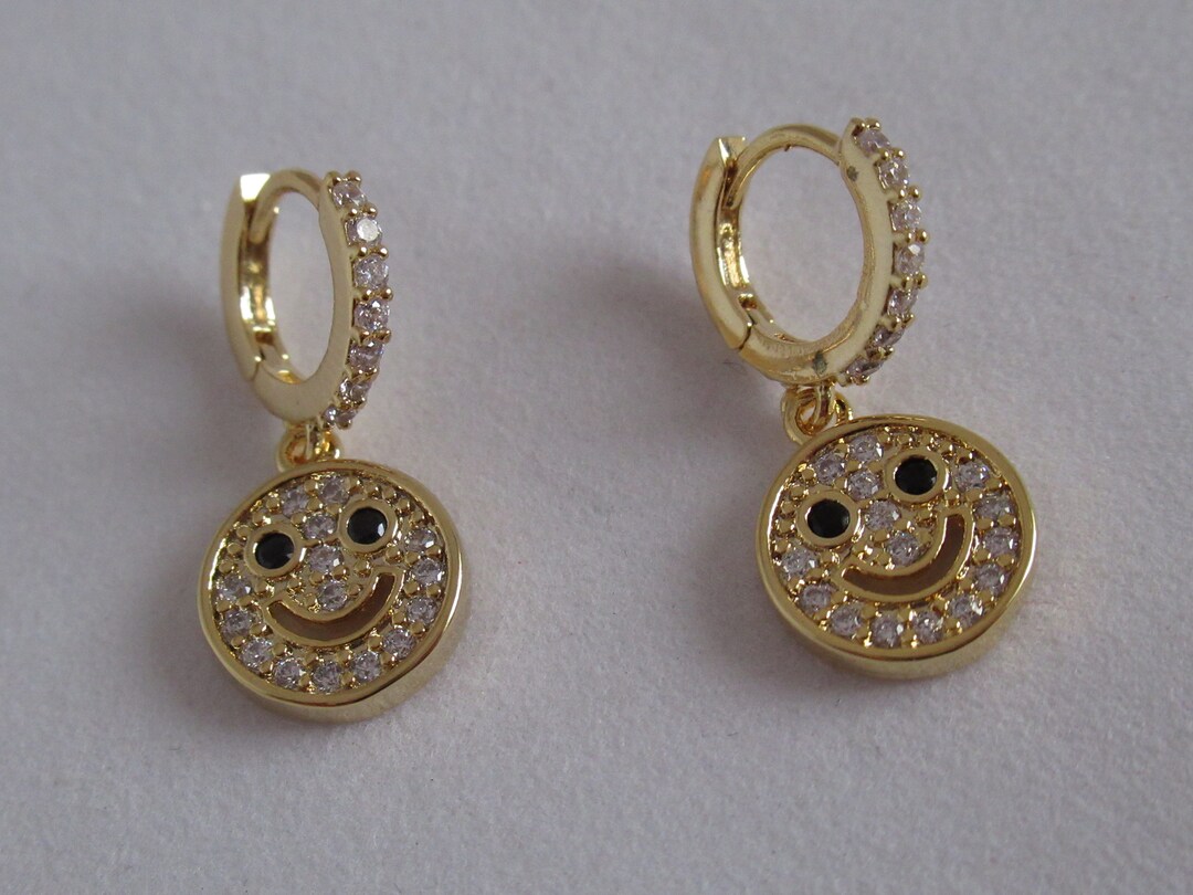 Princess Ingrid Alexandra of Norway Inspired Yellow Gold Emoji Smiley ...