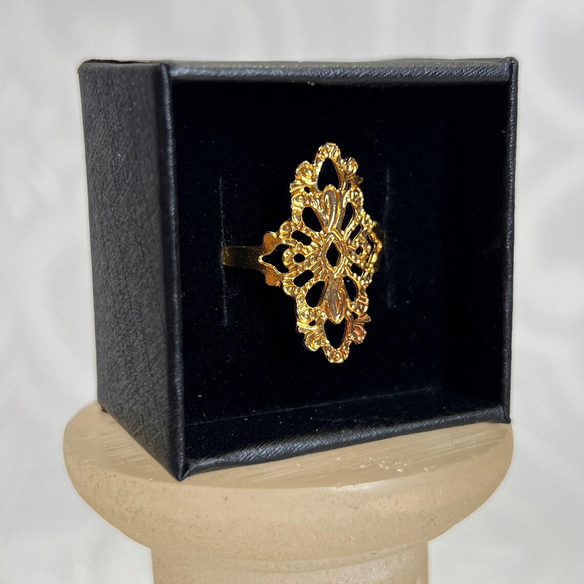 Vintage Gold Plated Toned Etched Laser Cut Ring Open Work Filigree ...