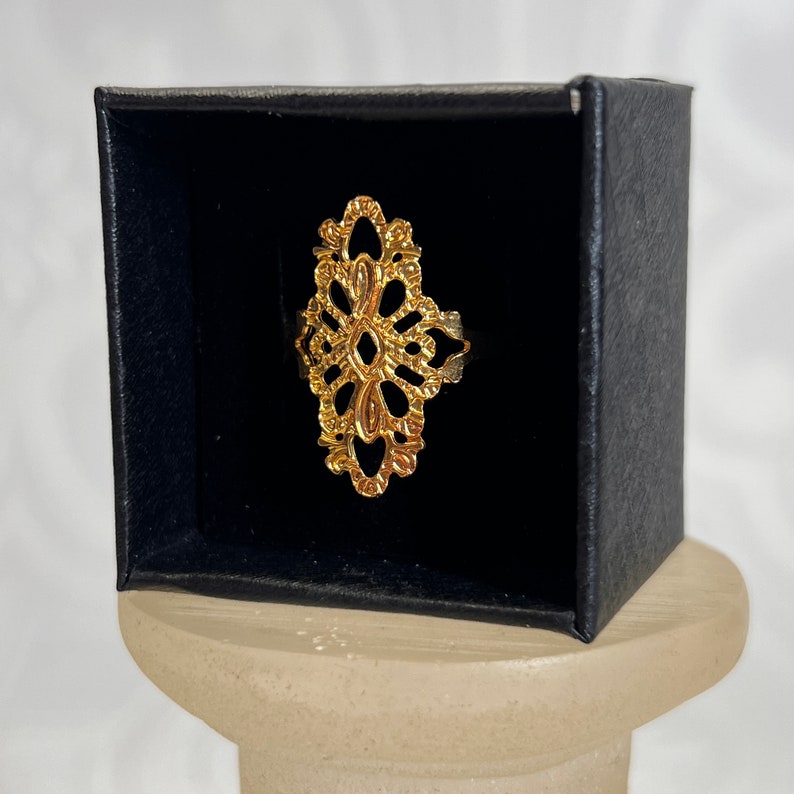 Vintage Gold Plated Toned Etched Laser Cut Ring Open Work Filigree ...