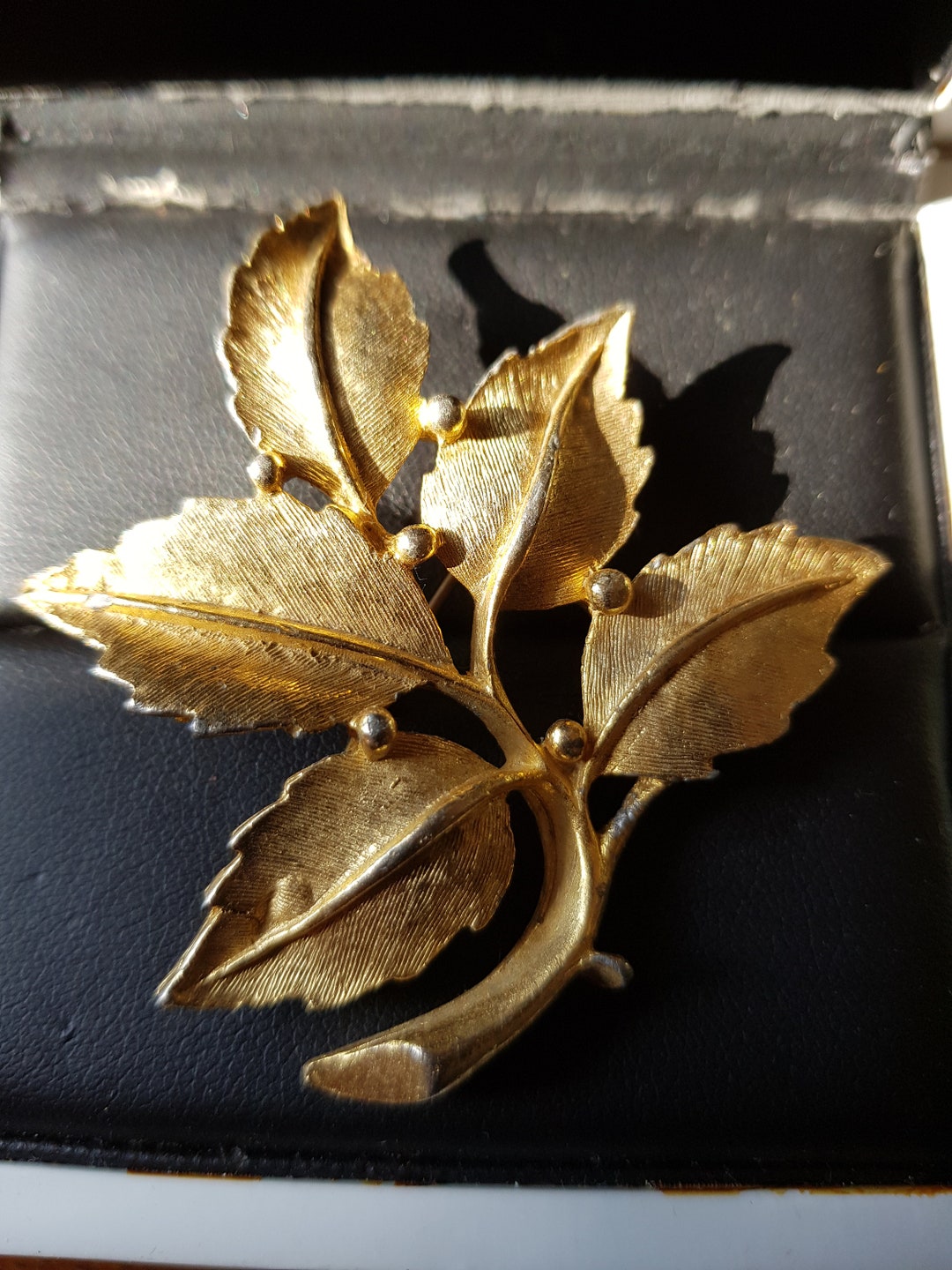 Vintage Gold Coloured Metal Leaf Design Brooch - Etsy