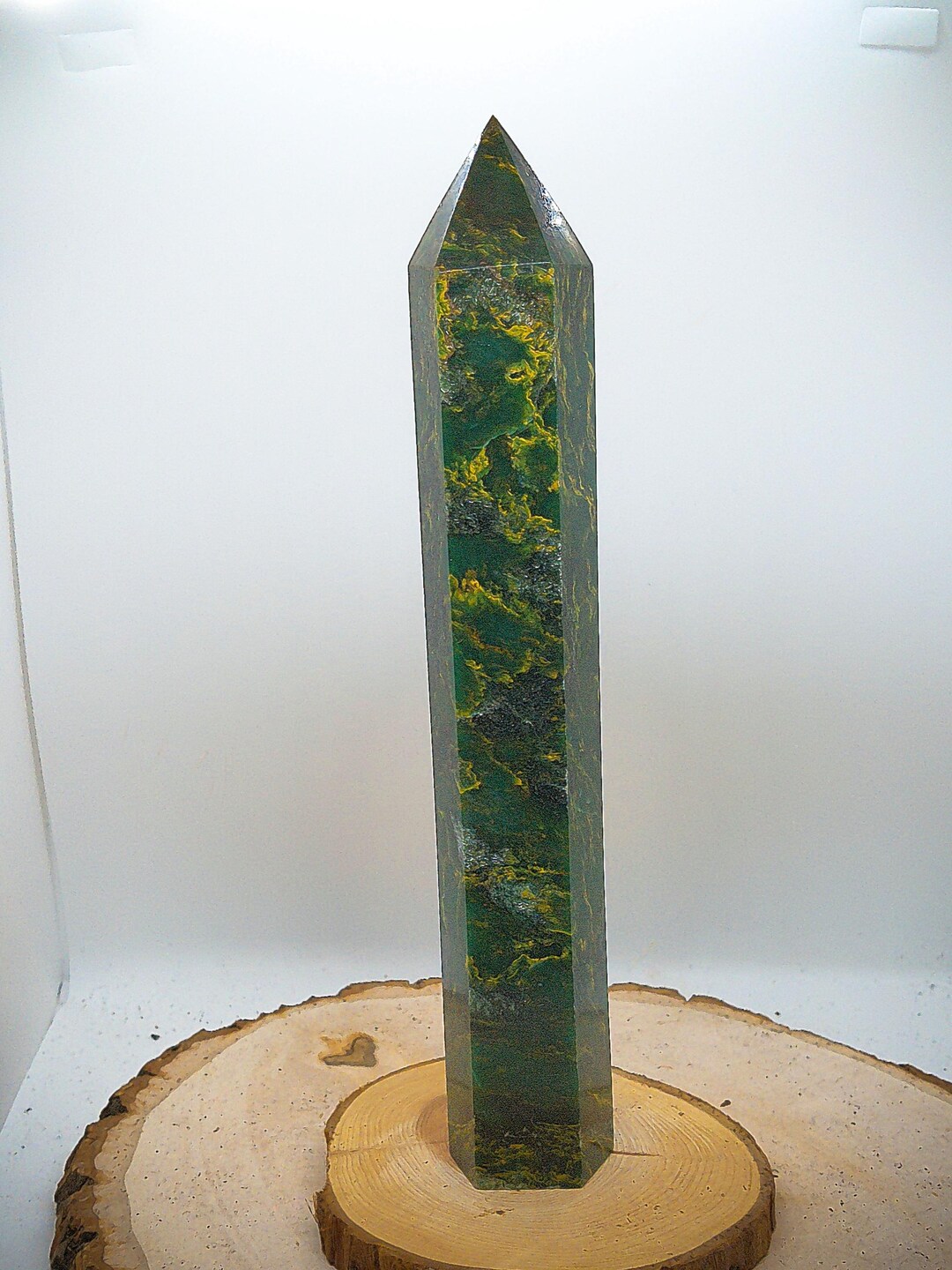 Emerald Standing Tower Point Crystal Large (variant 02) - Etsy