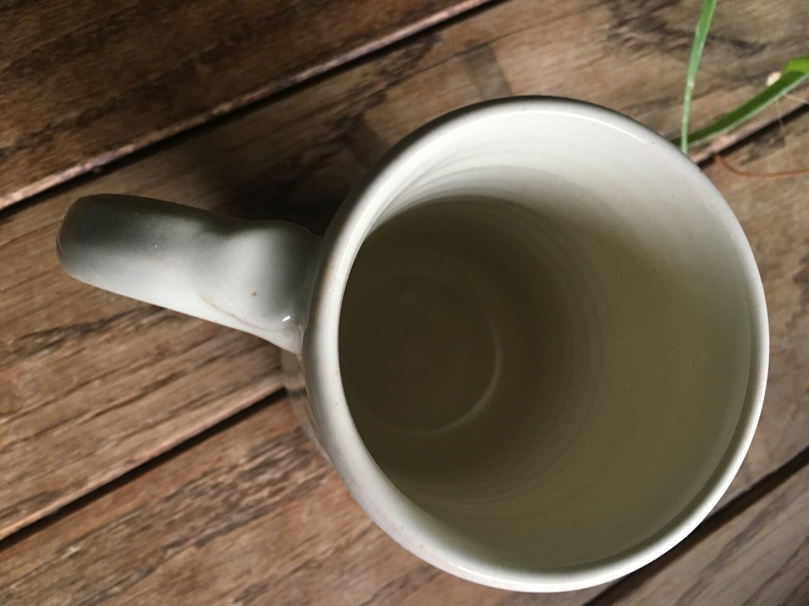 Bee Cups in Cream or Green Stoneware - Etsy