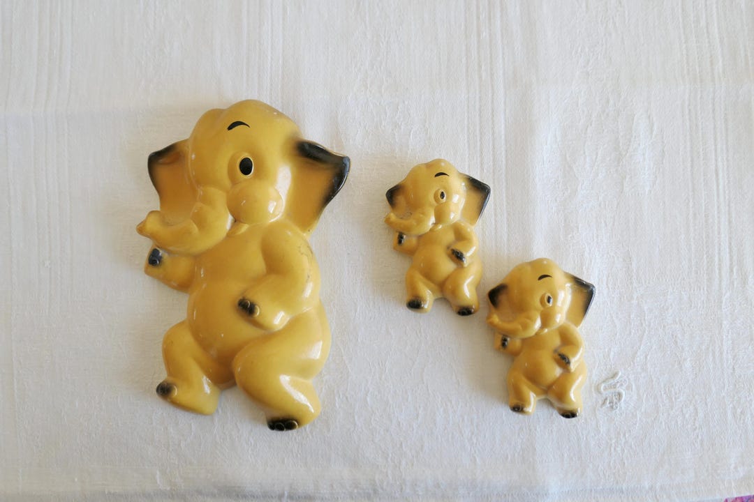 Vintage Chalkware~elephant Family! Mama + Babies! 3 Pc Wall Hangings ...