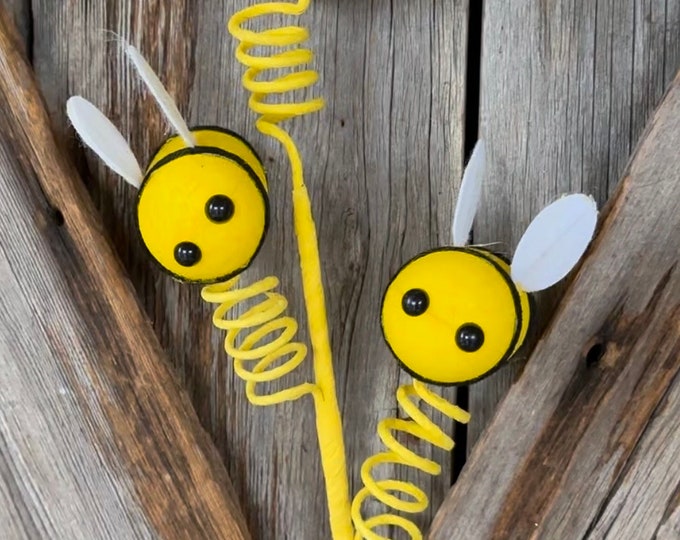 Jumbo Bee Pick - Etsy