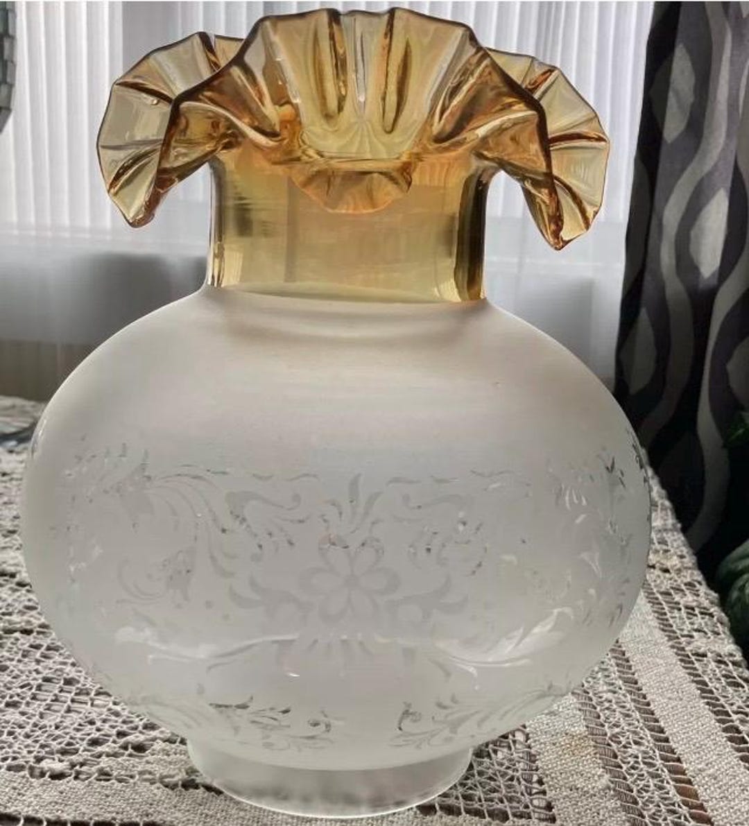 Beautiful Vintage Oil Lamp Shade, Amber Ruffled Top Edge W/ Frost ...