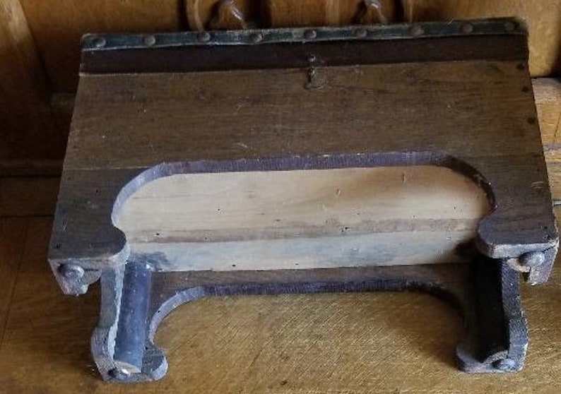 Primitive Foot Stool/trunk Leather Top Original Vintage - Etsy