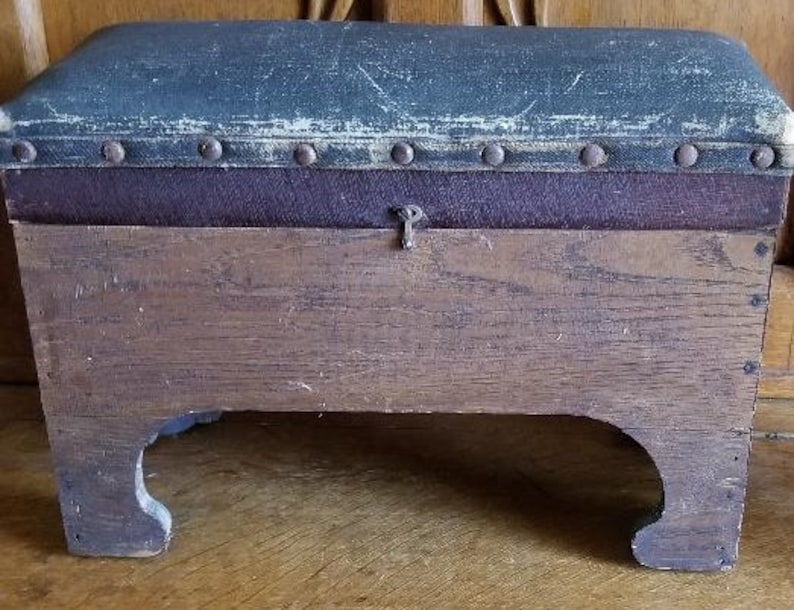 Primitive Foot Stool/trunk Leather Top Original Vintage - Etsy