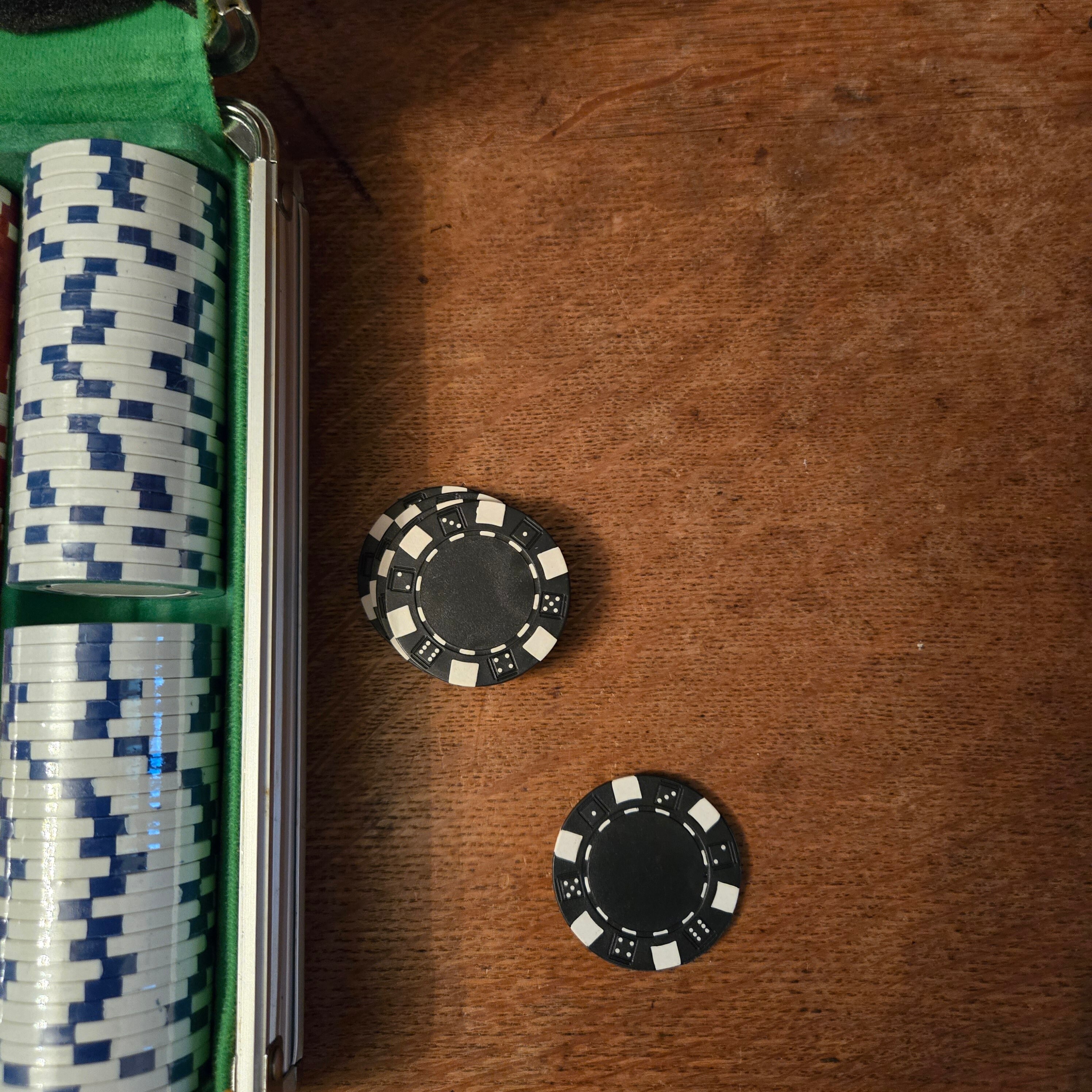 Casino Poker Chips Set Metal Lock and Keys Case - Etsy