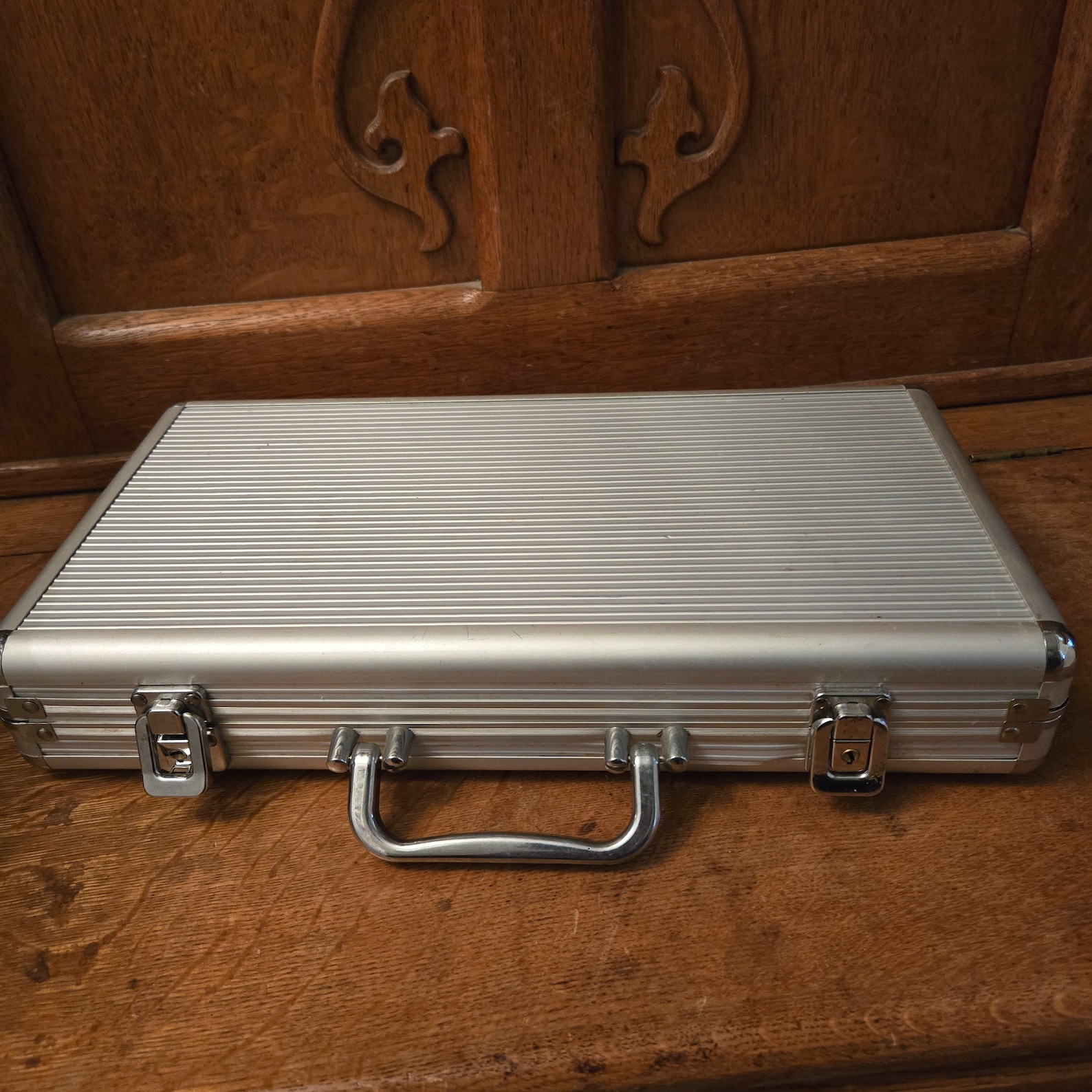 Casino Poker Chips Set Metal Lock and Keys Case - Etsy