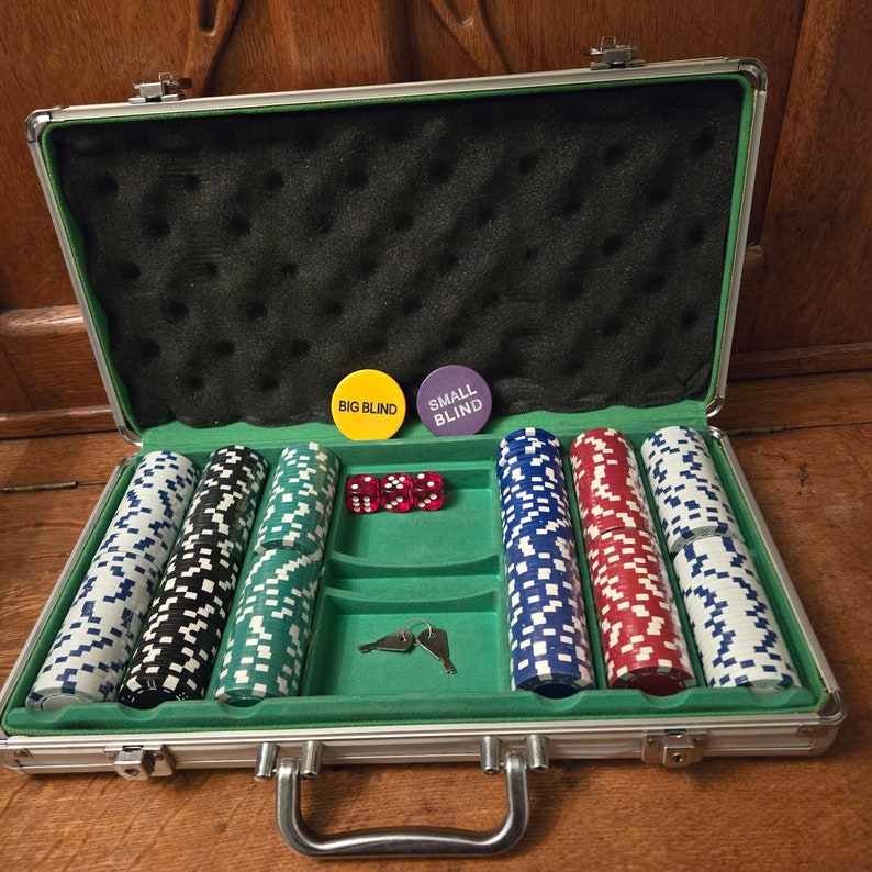 Casino Poker Chips Set Metal Lock and Keys Case - Etsy