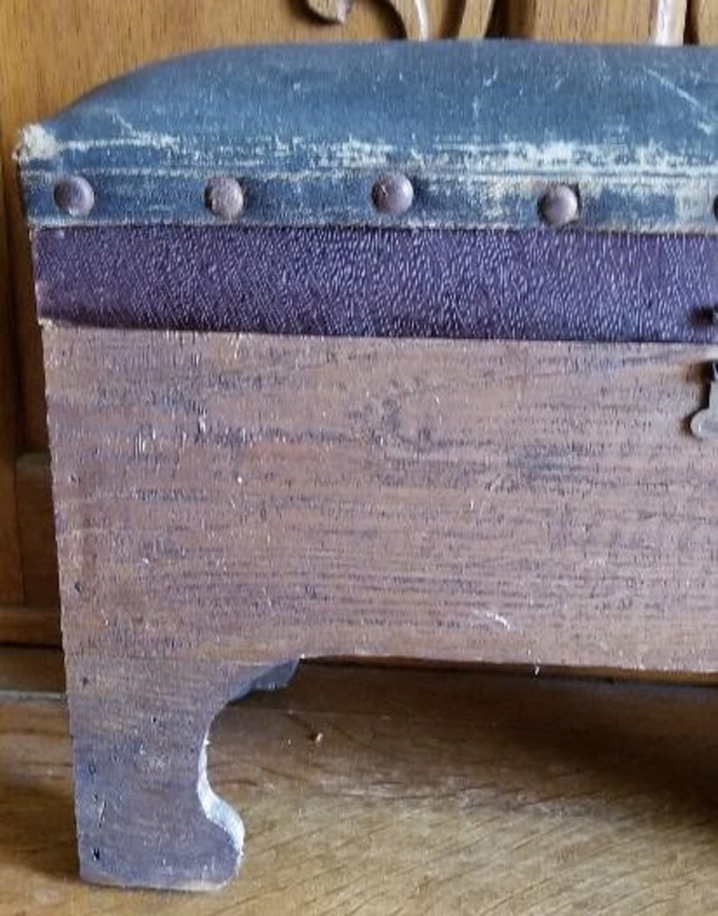 Primitive Foot Stool/trunk Leather Top Original Vintage - Etsy