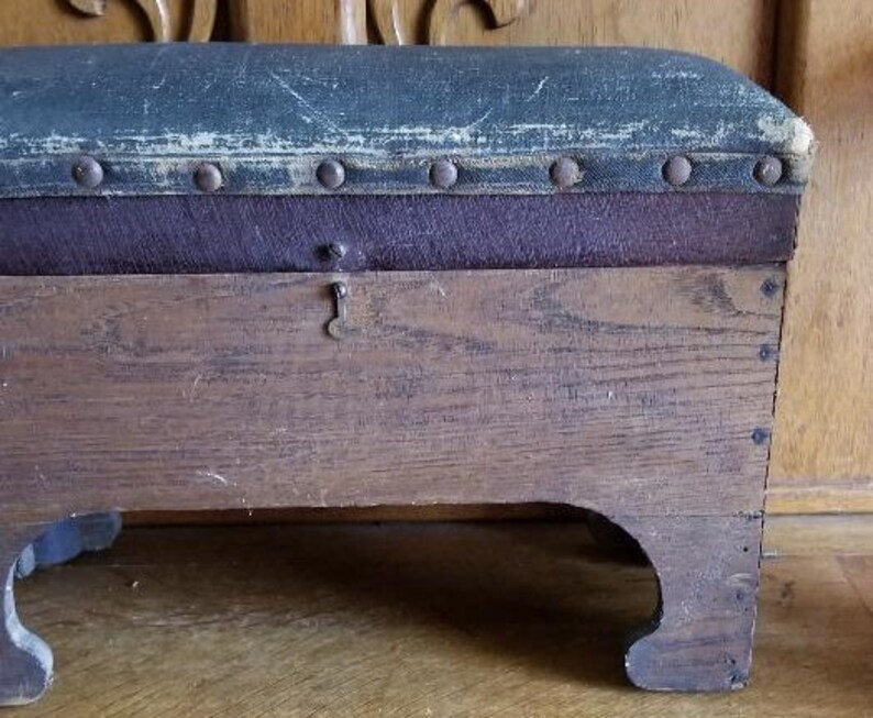 Primitive Foot Stool/trunk Leather Top Original Vintage - Etsy