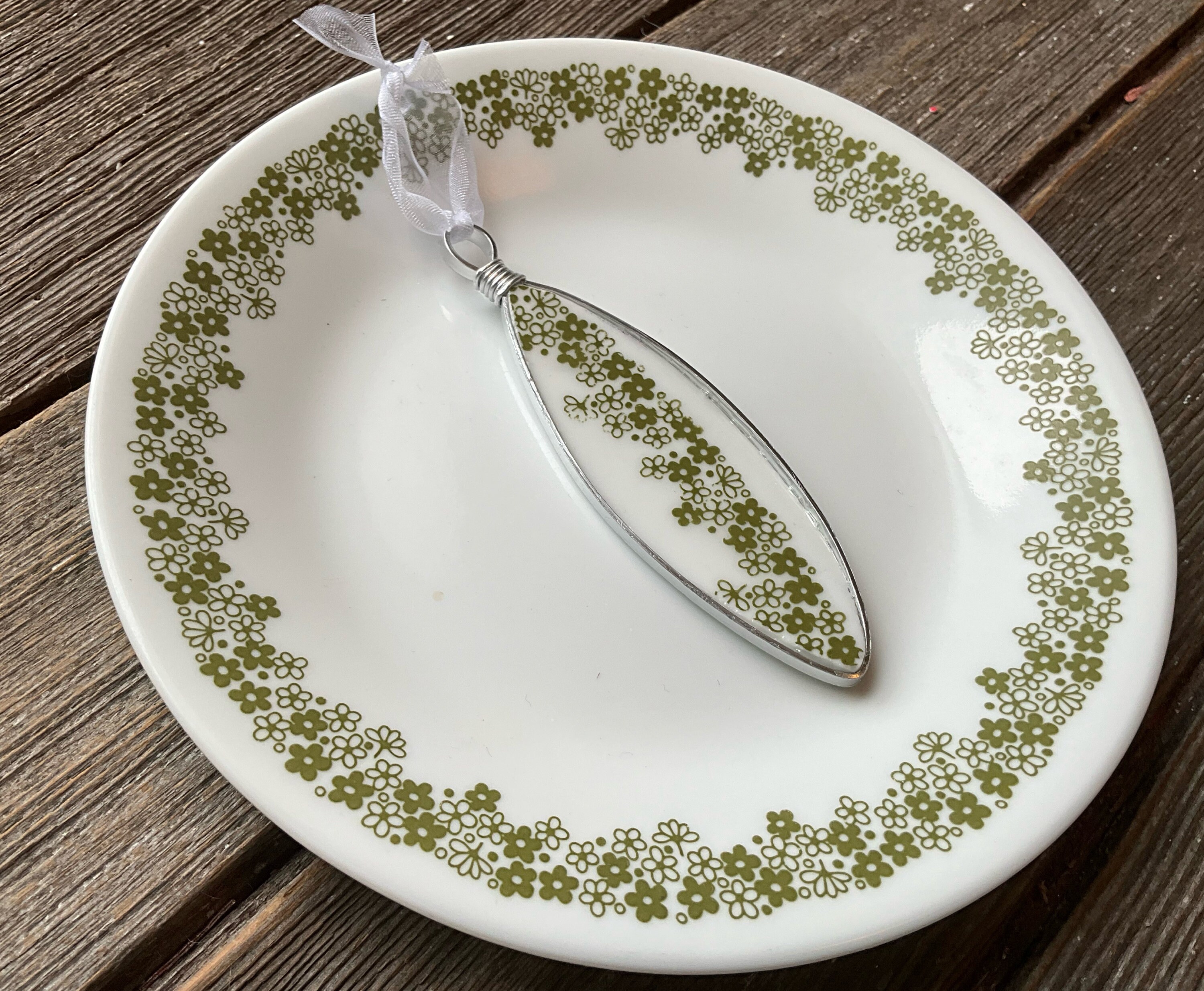 Corelle Christmas Tree Ornament Made From a Crazy Daisy / Spring ...