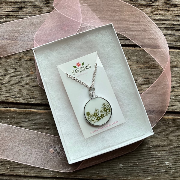 Spring Blossom Corelle Necklace - Etsy