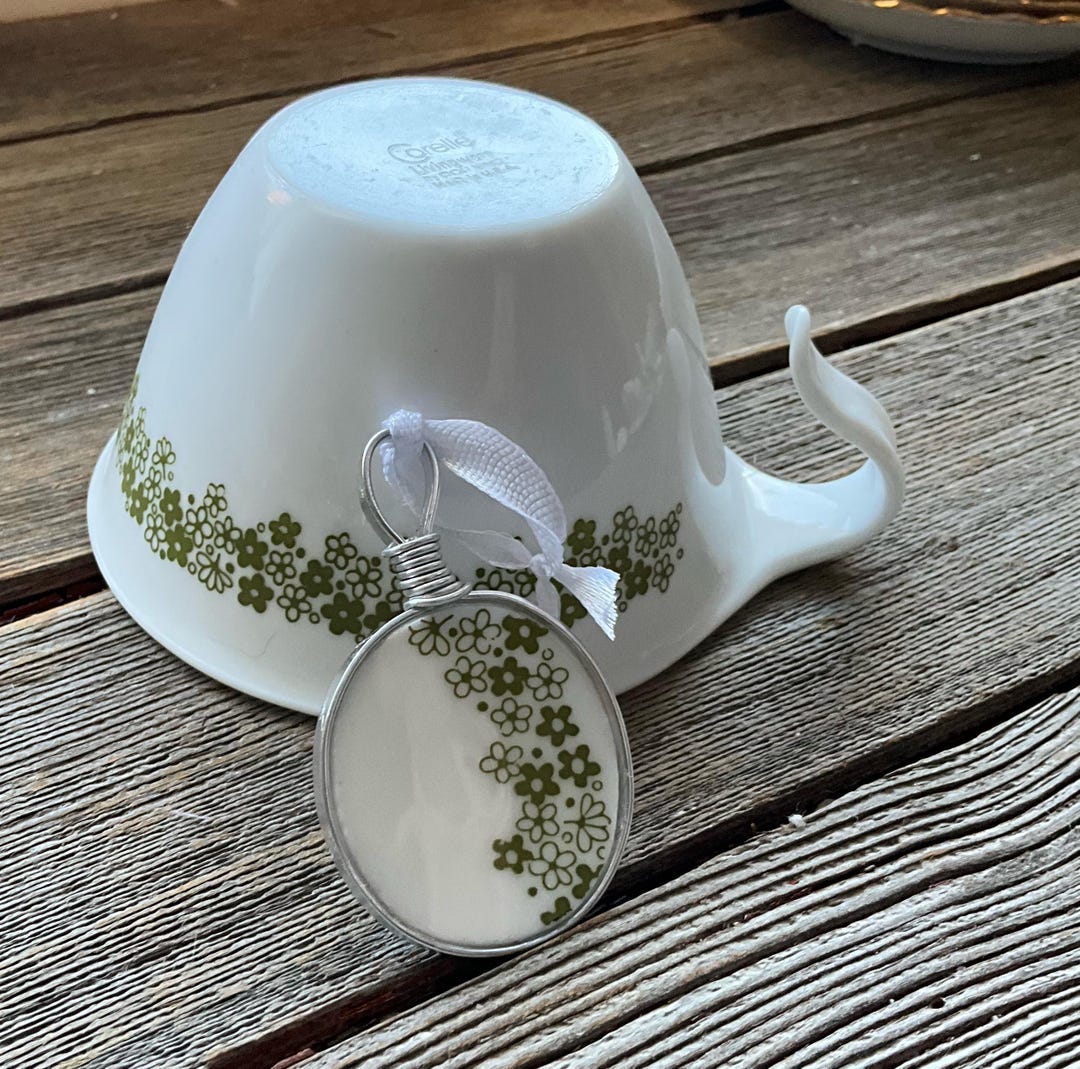 Corelle Christmas Tree Ornament Made From a Crazy Daisy / Spring ...