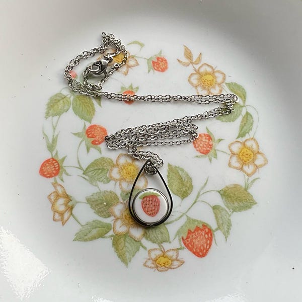 Pyrex Strawberry - Etsy