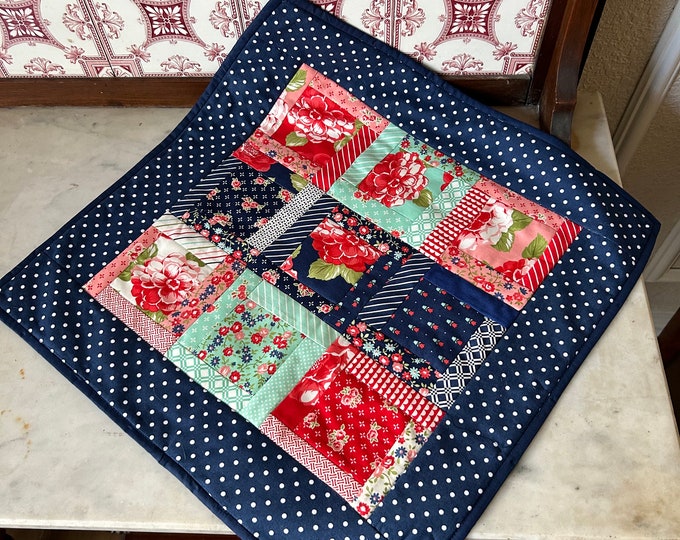 Quilted Table Topper 18 Square - Etsy