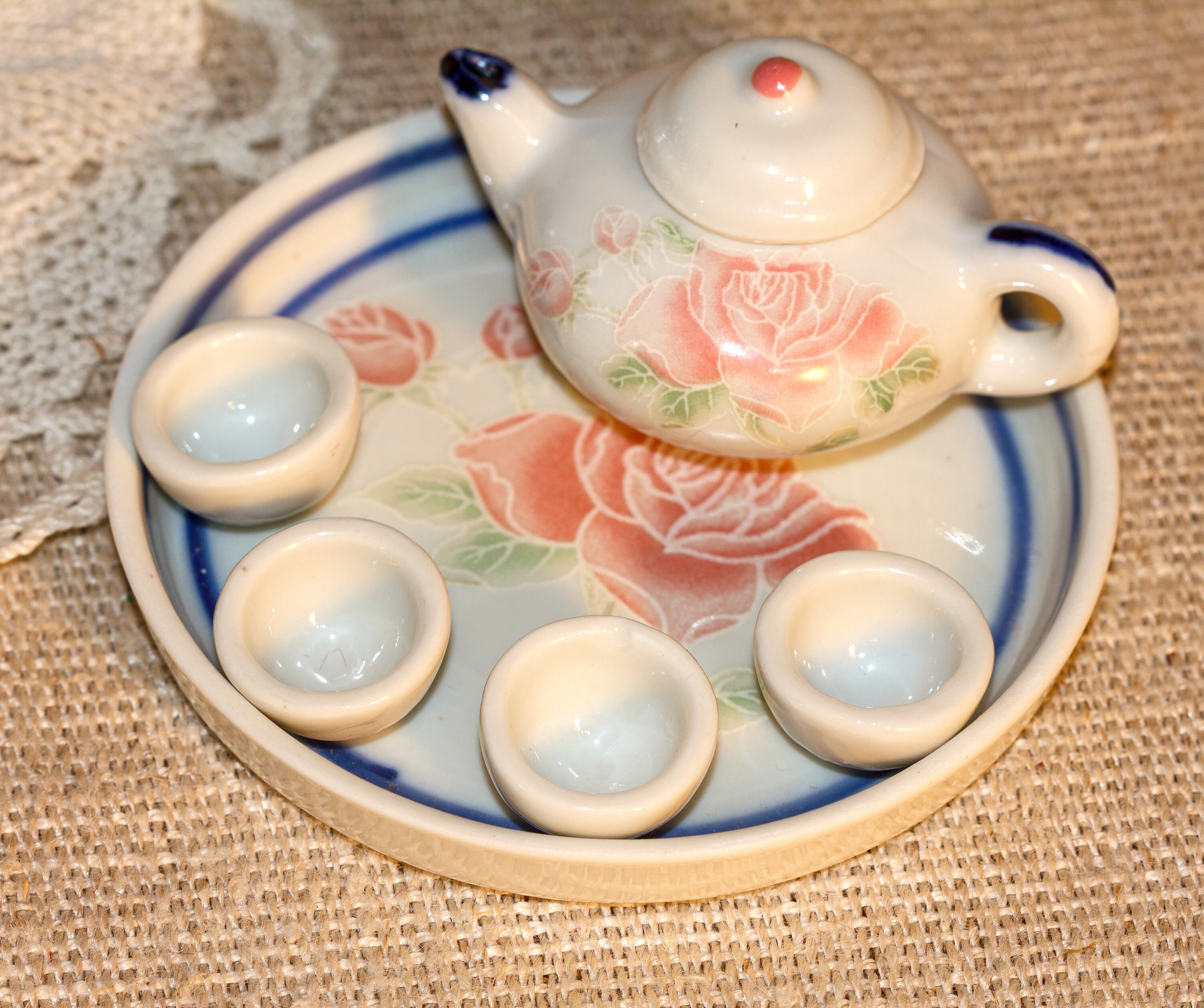 Dollhouse Miniature, Porcelain 7 Pice Tea Set Petite, Dolls Tea Set ...