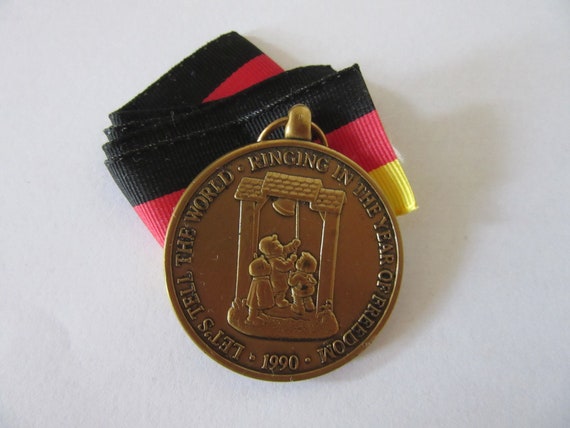 Goebel Medal 1990 Ringing in Year of Freedom 55 Years of | Etsy