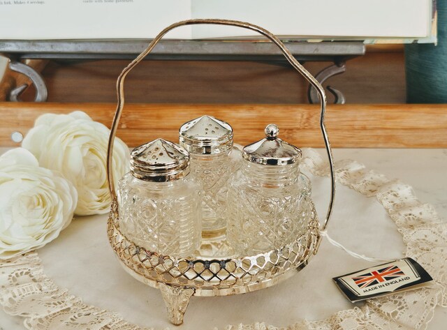 VintageFetishCo - Etsy Canada