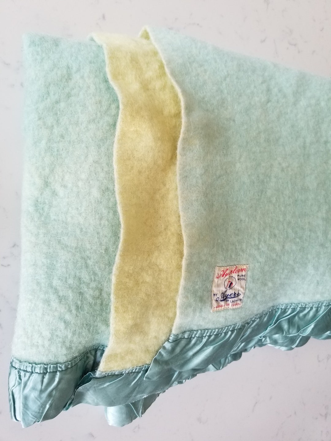 Ayers of Lachute Ayerloom Pure Wool Reversible Blanket, Mothproof ...