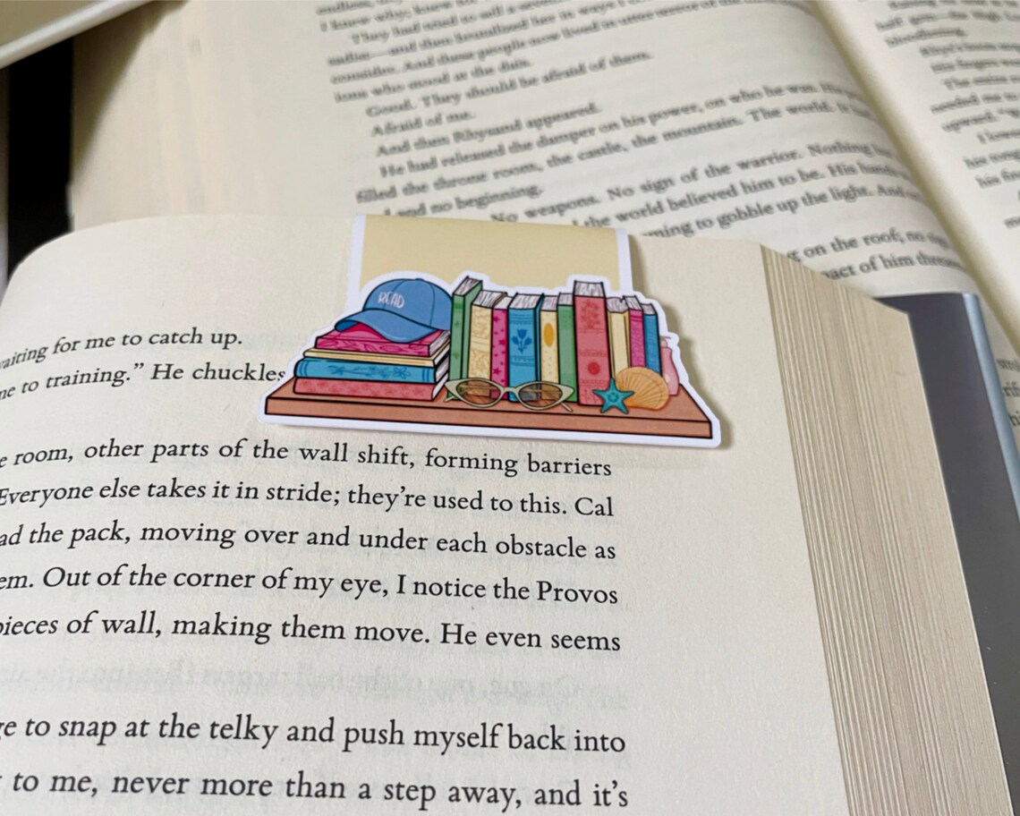 Summer Bookshelf Magnetic Bookmark, Beachy Pastel Book Lover Gift ...