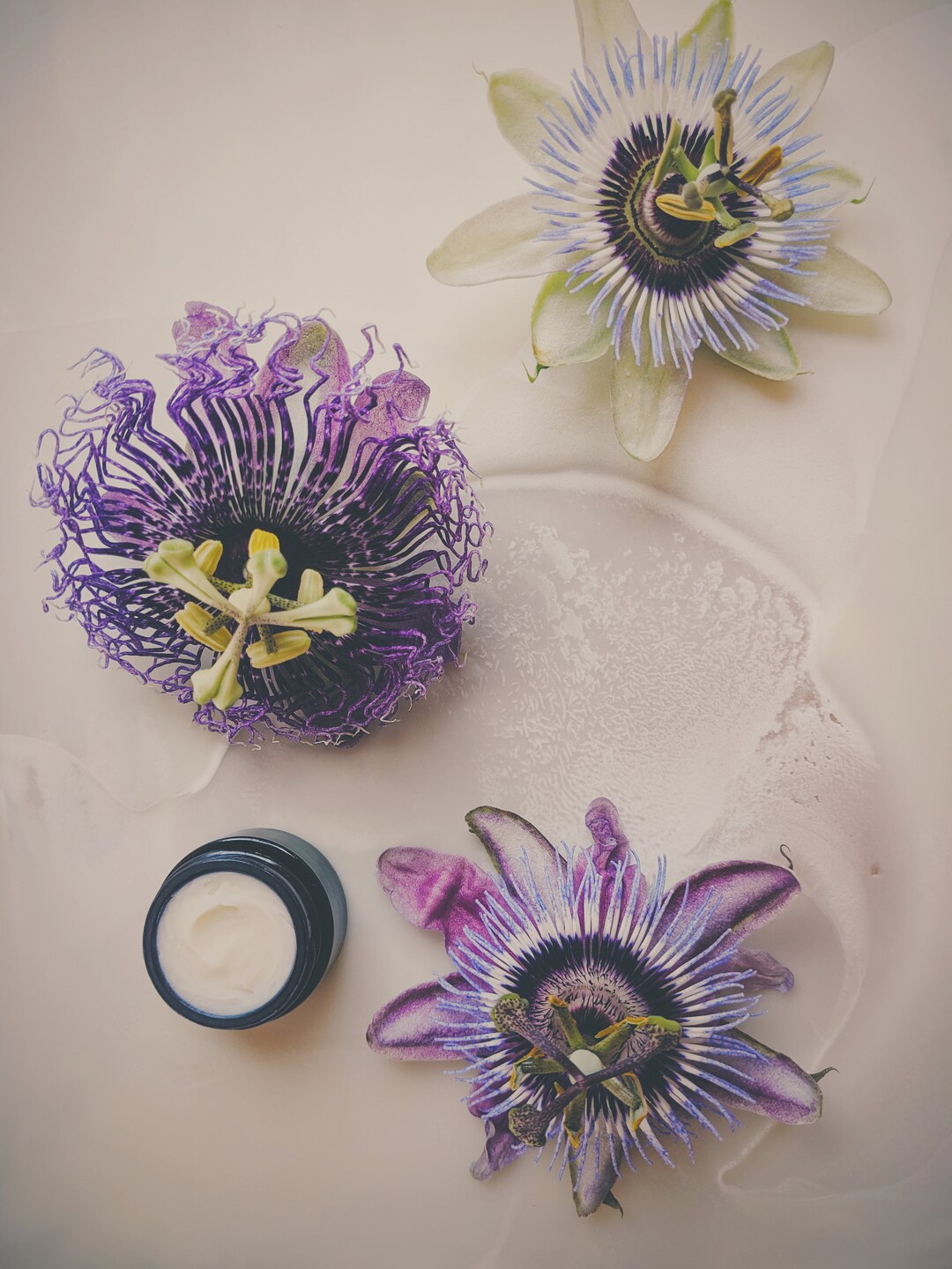 Passion Flower Soliflore. Single Note Passion Flower Perfume. Earthy ...