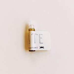 Hecate. Natural Perfume. Heady, Powerful Botanical Fragrance With ...