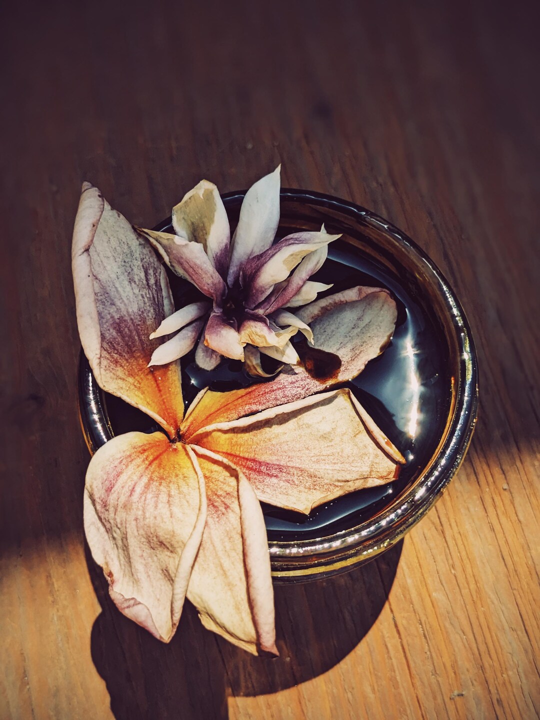 Leo. Natural Perfume. Mission Figs, Ylang, Borneo Camphor, Hot Spices ...