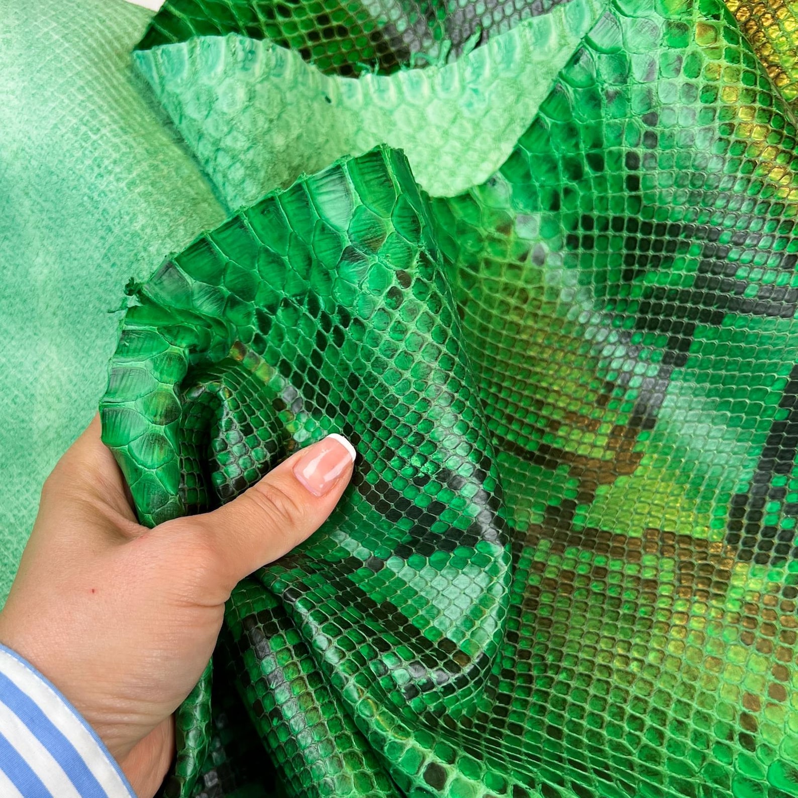 Bright Green Genuine Pythons Leather Full Skins 75cm // 2.6 Tf and ...
