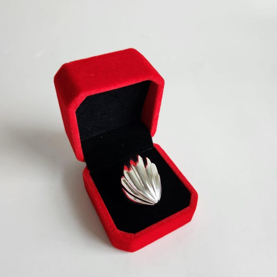 Shell Design Sterling Silver Ring - Heavy Chunky Stat… - Gem