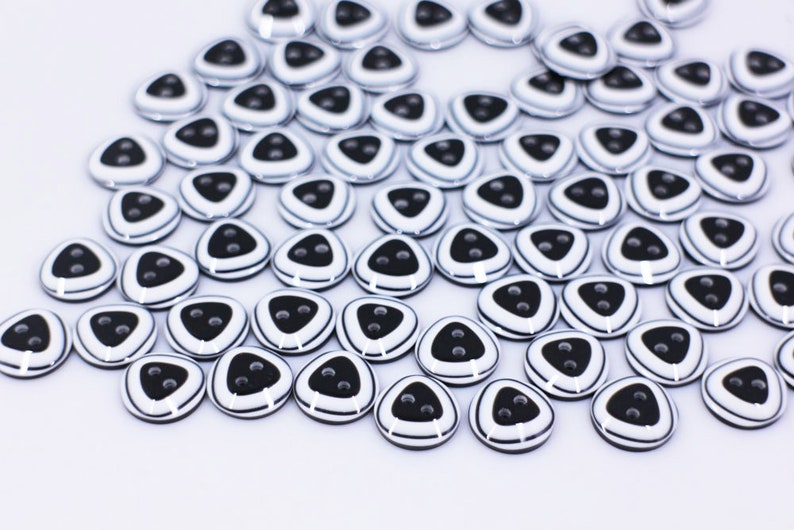 Black and White Triangle Buttons, Round Shape, Small Size, Two Holes ...
