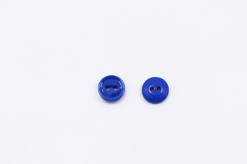 Blue Fish Eye Button, Bright Blue Button, Two Holes Sewing Button ...