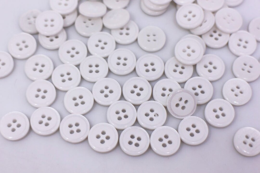 White Thin Edge Buttons, Four Holes, Flat Top, Stylish Unique, for ...