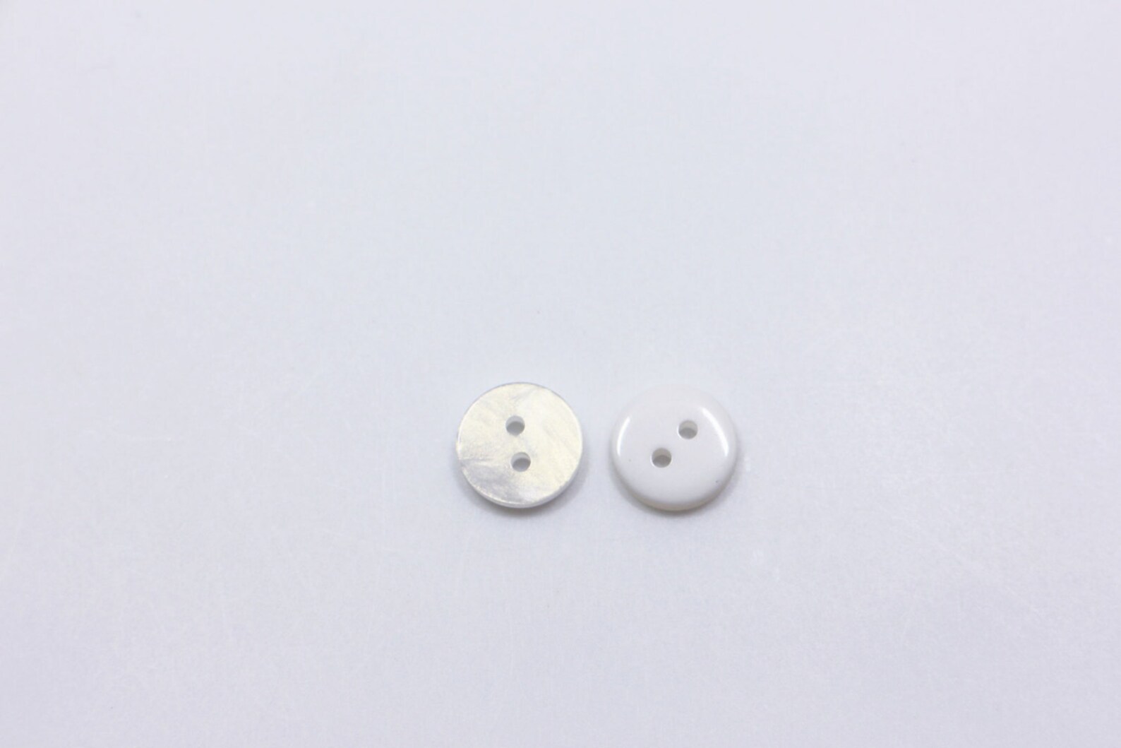 Pearl White Shiny Button, Shell Looking, Made of Resin, Flat Top, for ...