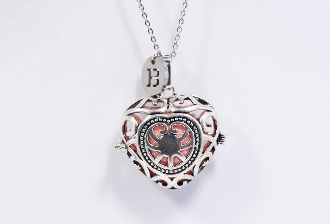 Heart Shaped Essential Oils Diffuser Necklace, Filigree Cut Out Design ...